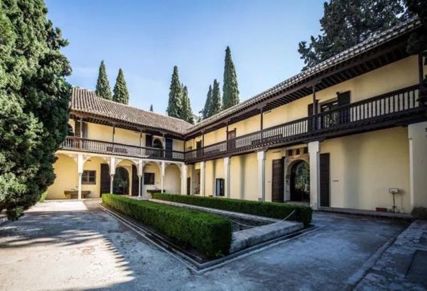 Chapiz House | Let's Go Halal